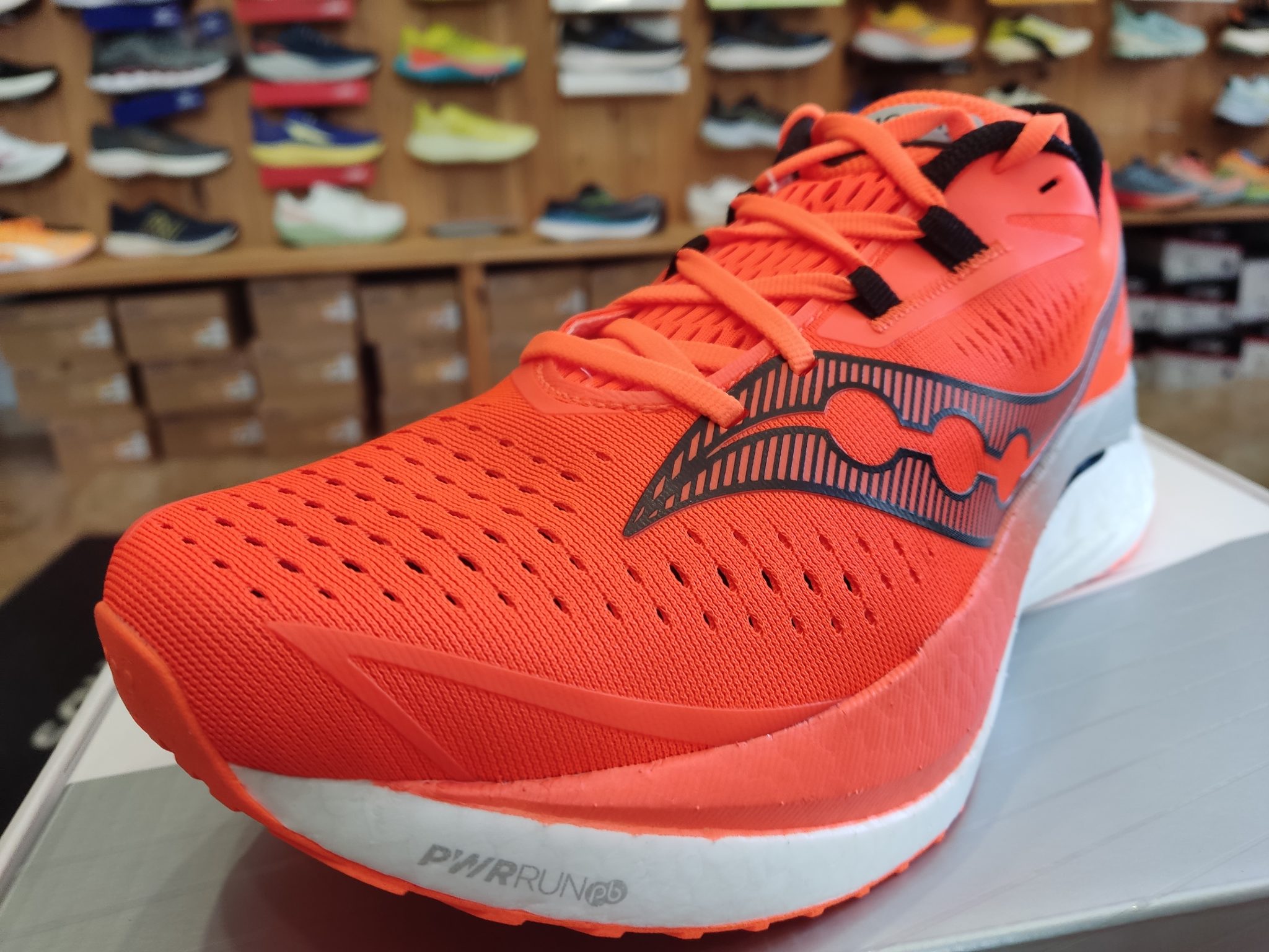 Saucony Endorphin Speed 4 vs. Pro 4: Analysis and Comparison